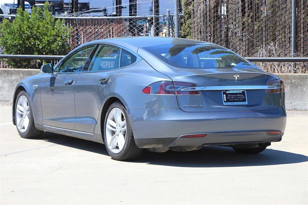 Tesla Model S Dolphin Grey